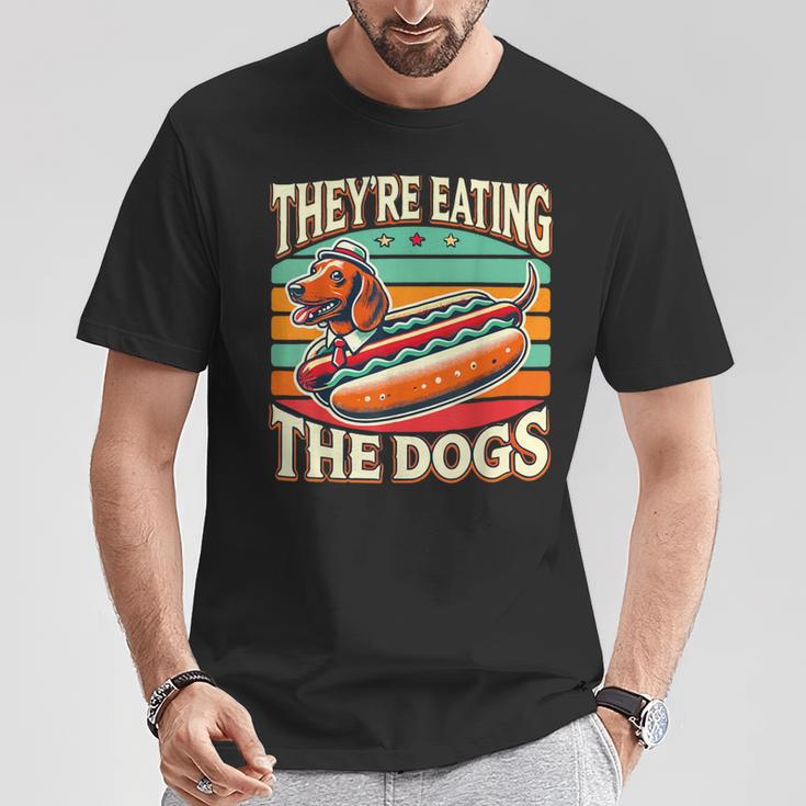 They’Re Eating The Dogs Retro Dachshund Weiner T-Shirt | Mazezy DE